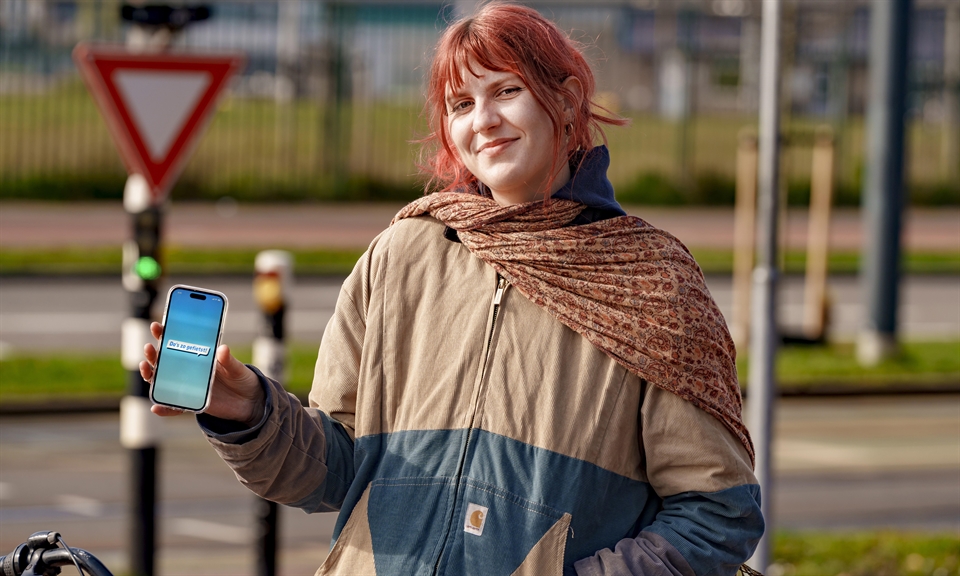 Fietsers krijgen automatisch sneller groen met fietsapp op telefoon ...
